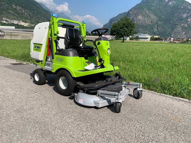 Tondeuse autoportée / Aufsitz-Rasenmäher - Grillo FD 450/2WD