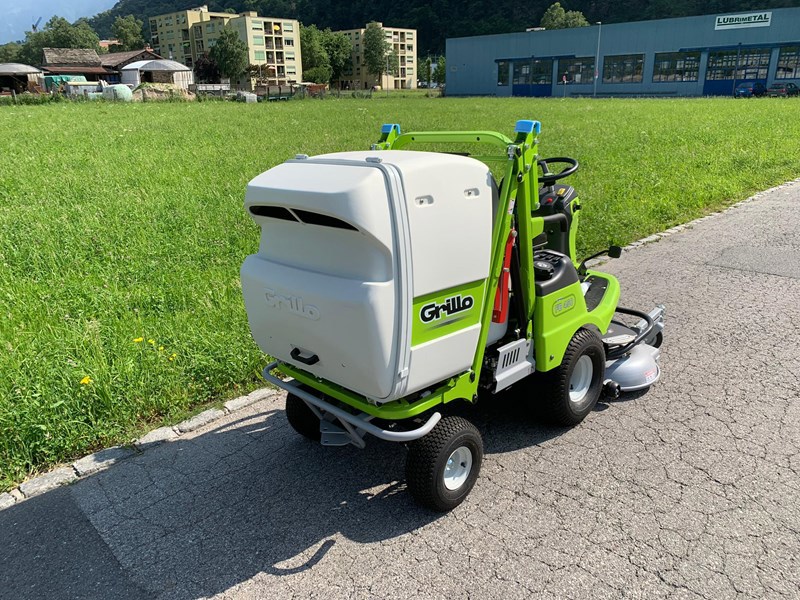 Tondeuse autoportée / Aufsitz-Rasenmäher - Grillo FD 450/2WD