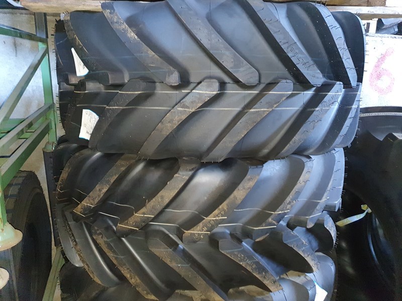 2 Reifen Michelin 440/65R24 Michelin 4406524