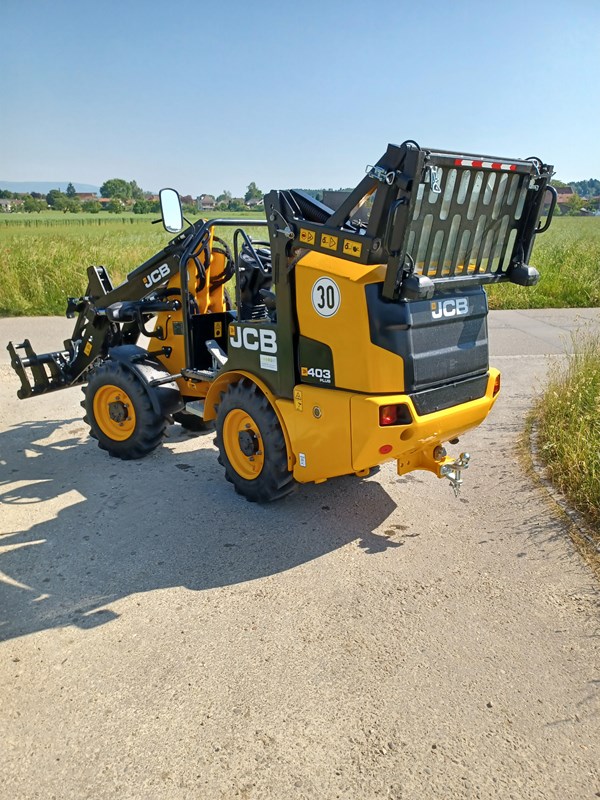 JCB 403 mit Klappdach