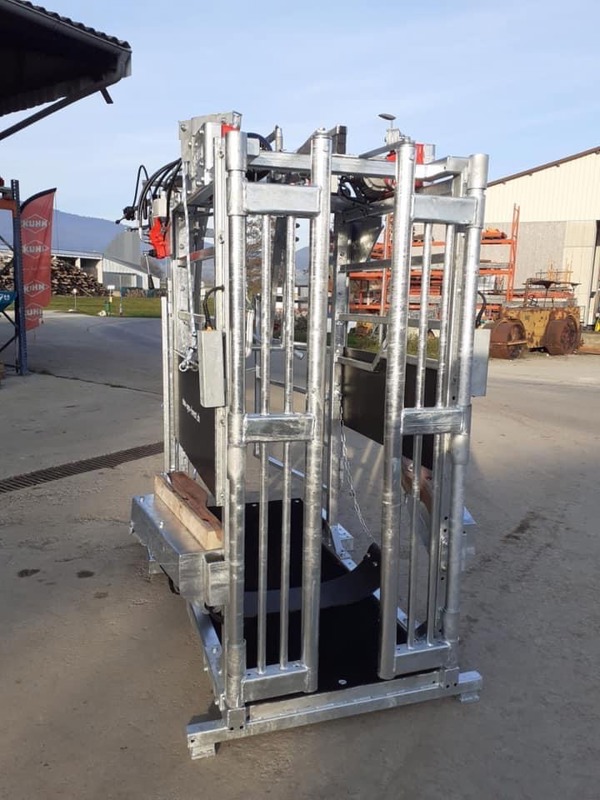 Cage de parage électrique mobile MBM / Klauenstand