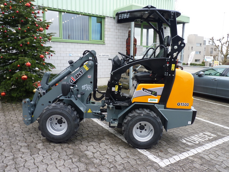 Giant Hoflader G1500 mit Klappdach