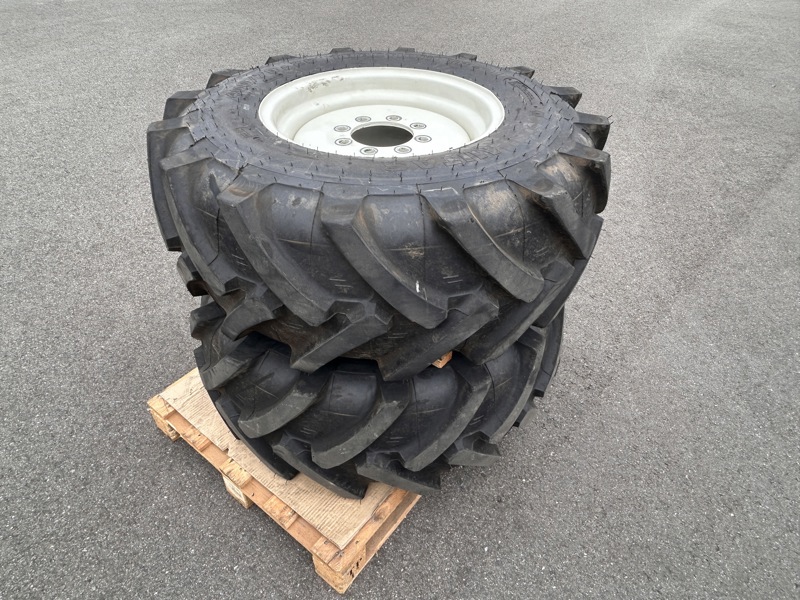 Mähdrescherbereifung hinten 400/70R20 Mitas
